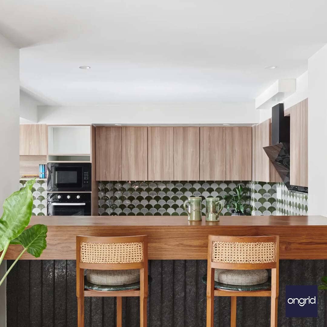 Contemporary Kitchen Design: Sleek and Modern | 13' x 12' – Ongrid Design